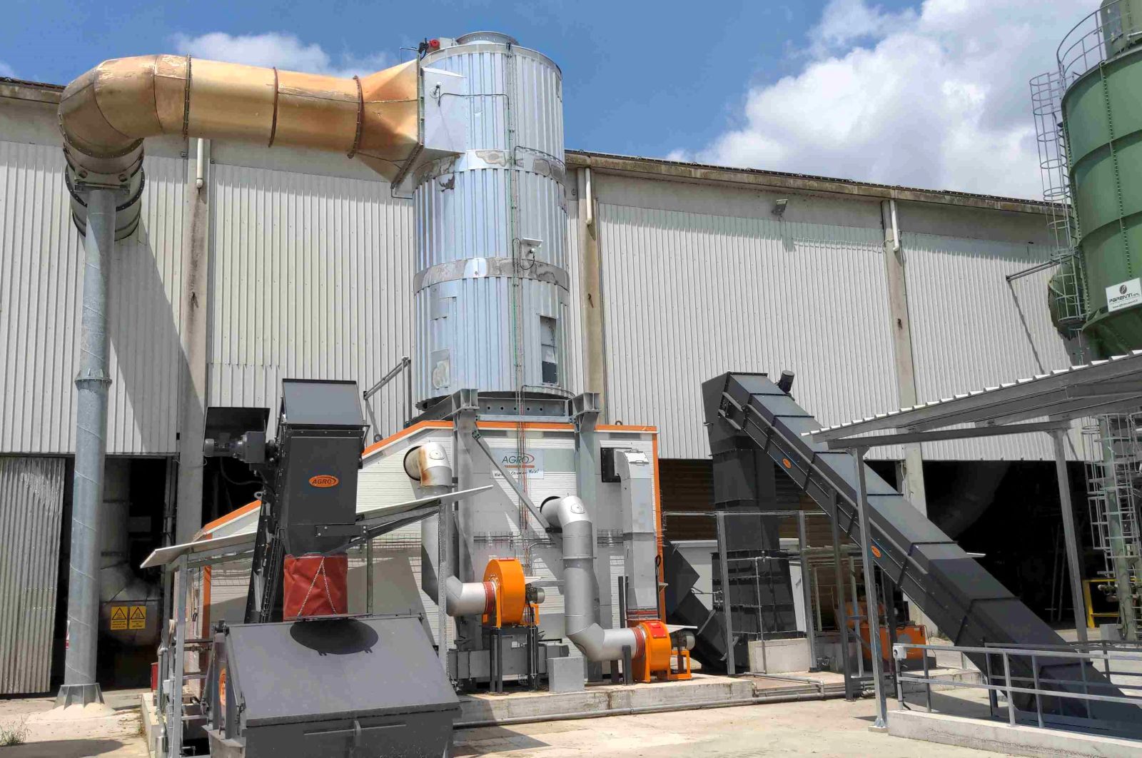 Hay drying and production of feed pellets CO2-neutral with heat from ...